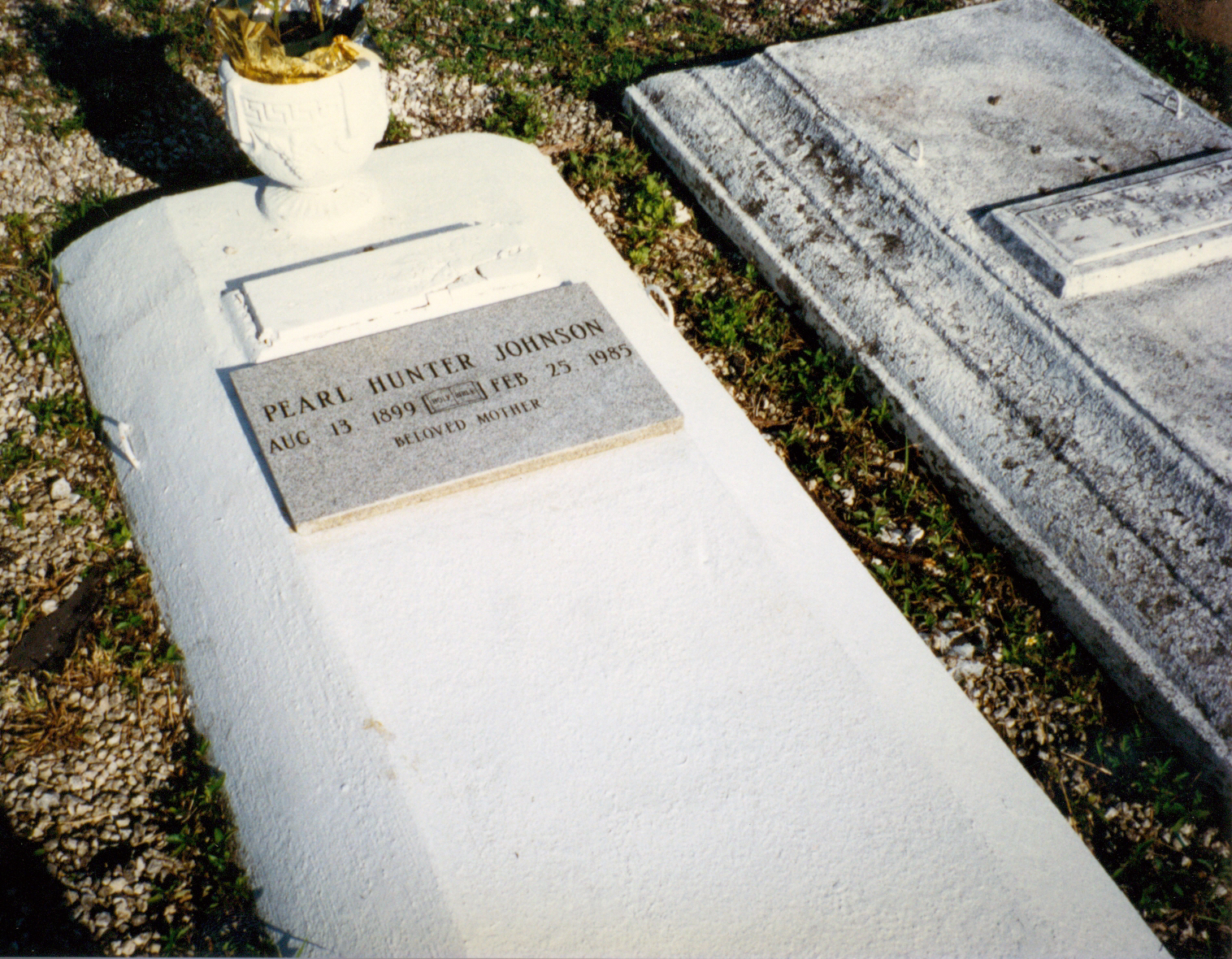 Gateway Monument - Grave Markers